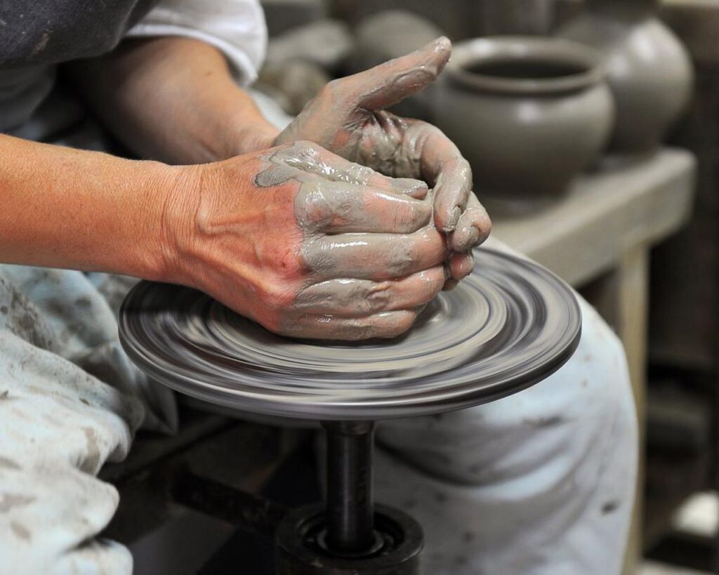 Artisanal Travel: Discovering Local Handicrafts and Traditions – Blog ...